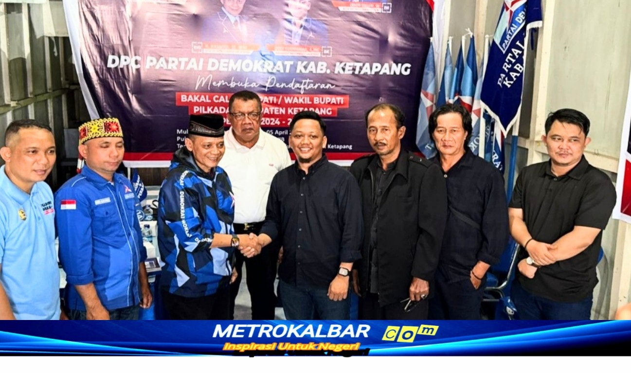 Disambut Baik, Theo Bernadhi Serahkan Formulir Bacalon Wakil Bupati ke ...